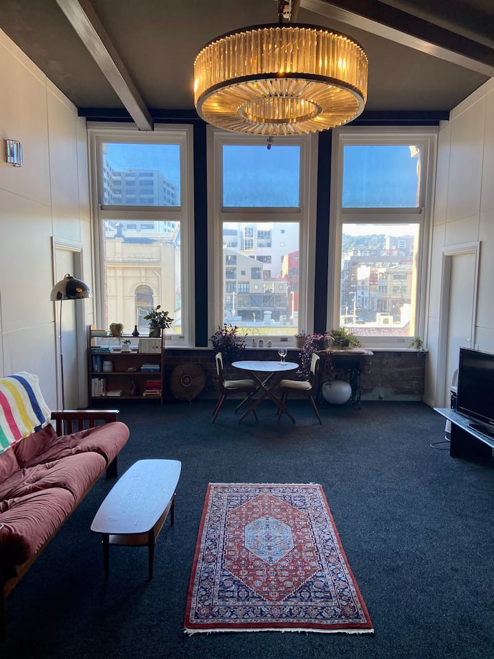 Heritage Loft On Cuba Street | 2 Bed Apartment - Wellington
