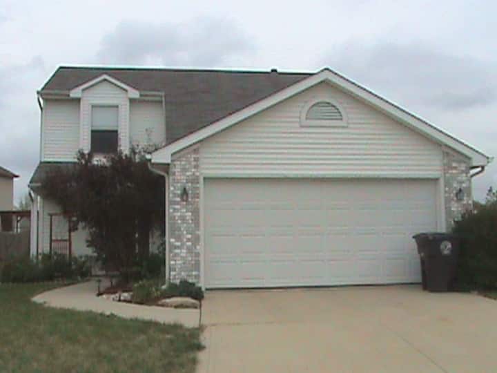 Single Family 3 Bedroom 1.5 Bath - Fort Wayne, IN
