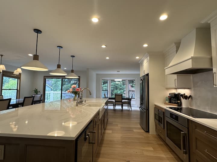 Remodeled Bellevue Home With A/c Near Microsoft - Bellevue, WA