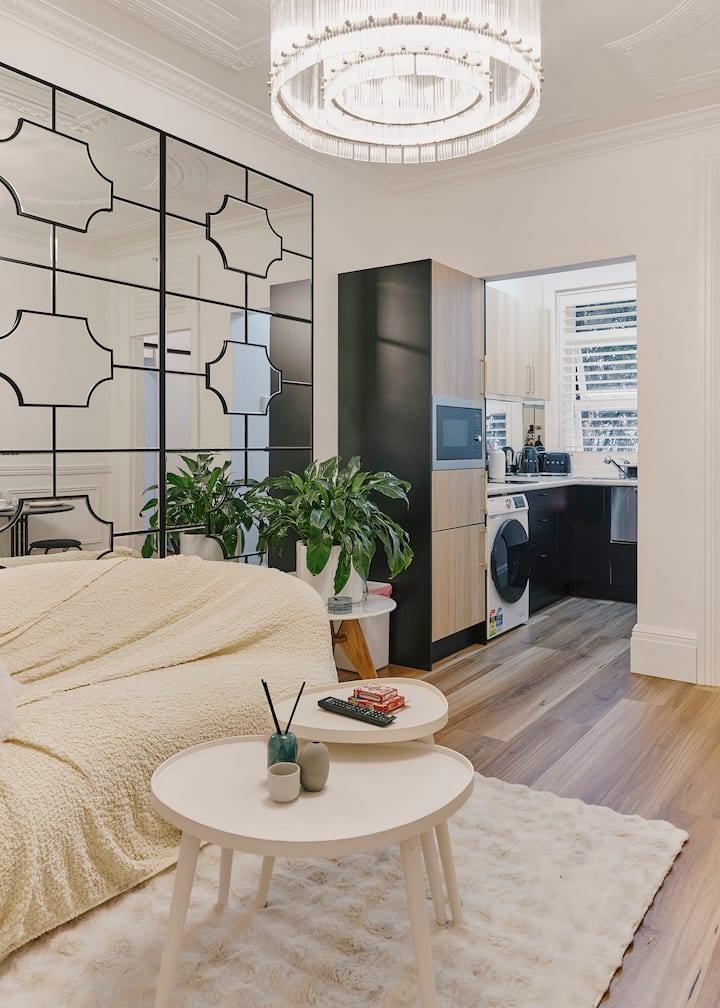 Stylish 1bdr Apt | Prime Location | Modern + Comfy - Surry Hills