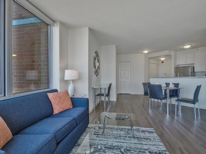 Private, Full Kitchen - 2br W/ Hudson River Views - Jersey City, NJ