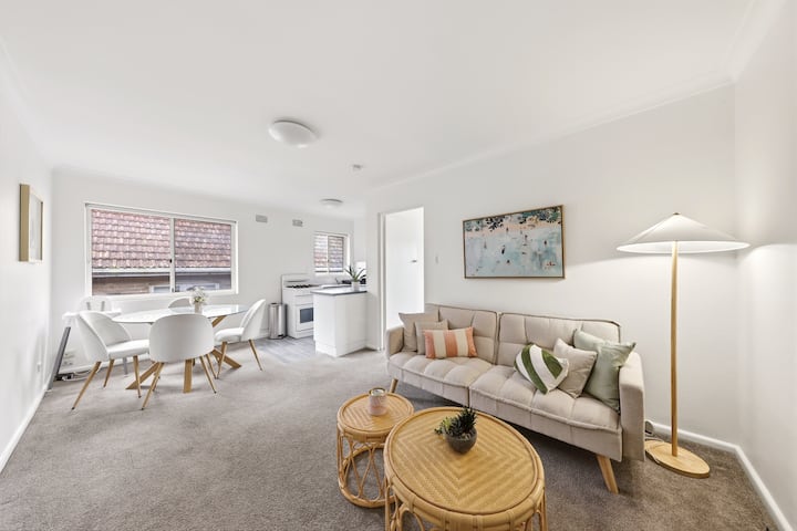 Village & Harbour Ease | Spacious 1br In Mosman - Australia