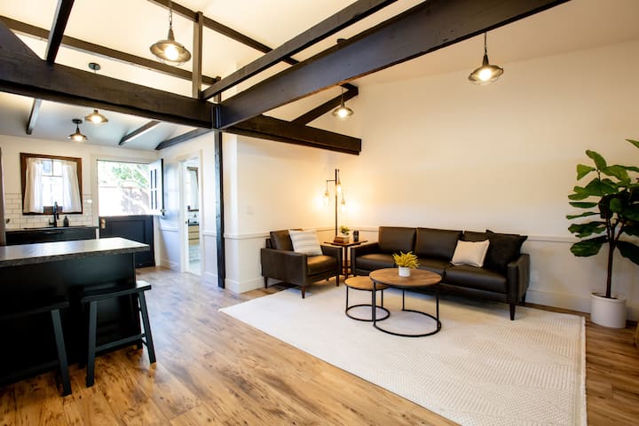 Industrial Loft Near Disney & Sofi Stadium - Fullerton, CA
