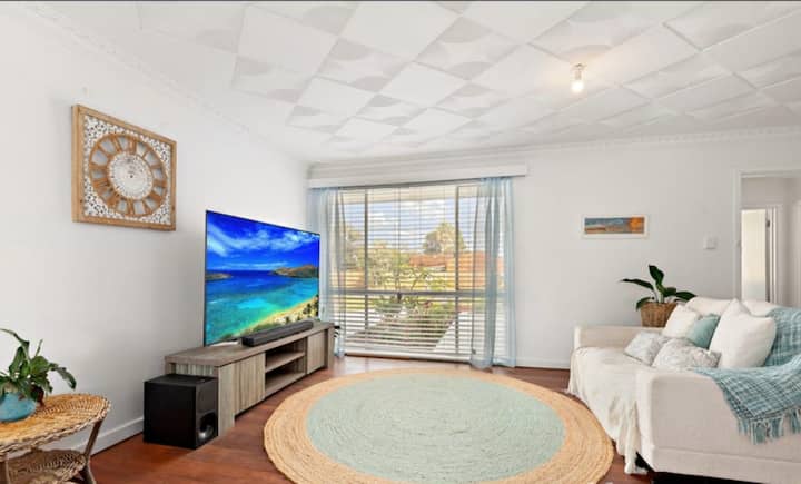 Seaside Sanctuary | Close To Beach & Marine Park - Rockingham