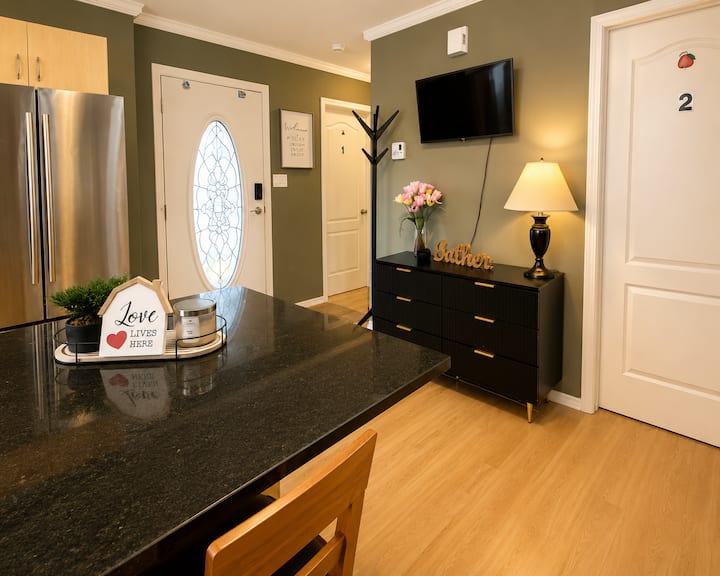 Cozy & Comfort 2 Beds 1 Baths Private Suite - Victoria