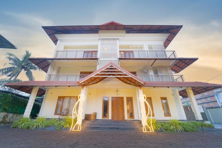Central Alleppey Stay Near Houseboats - Alappuzha
