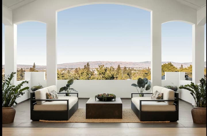 Paradise In Silicon Valley - San Mateo, CA