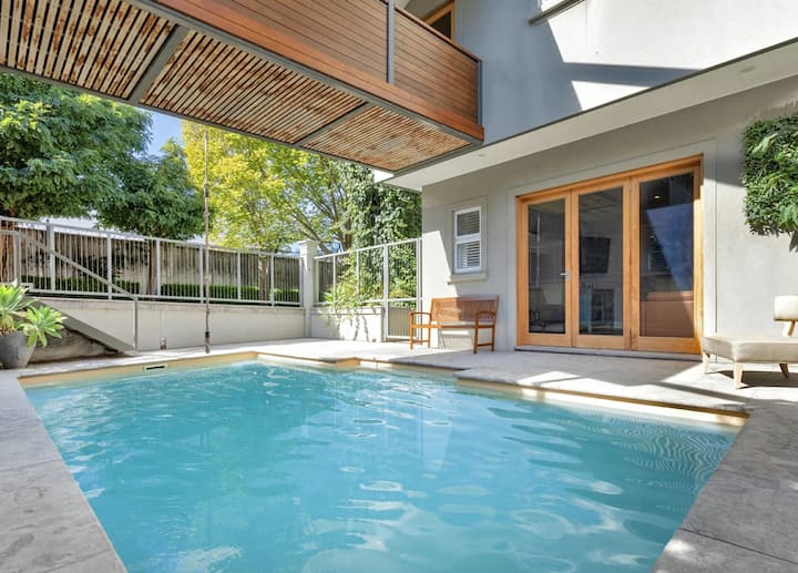 Charming East Tamworth Home With Pool & Fireplace - Tamworth