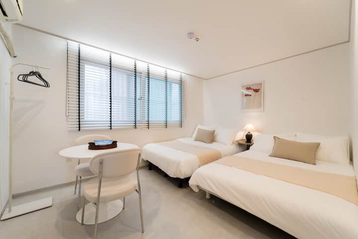 Cozy 3-bedroom Hongdae Arex |Fits 5|1st Fl - South Korea
