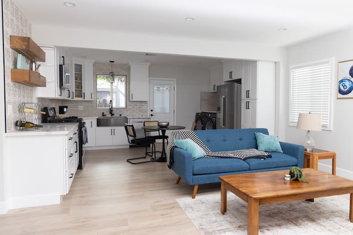 Bright Coastal Home Near Manhattan & Redondo Beach - Hermosa Beach, CA