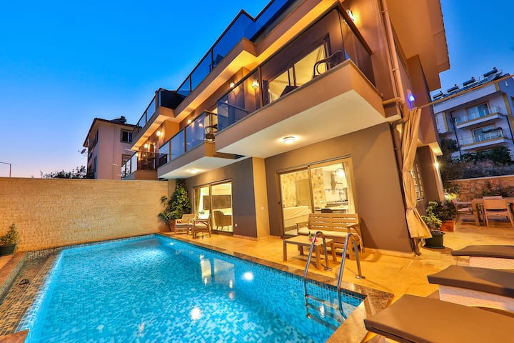 Kaş'ta Denize Yakın Lüks Villa - Aselmina - Kaş
