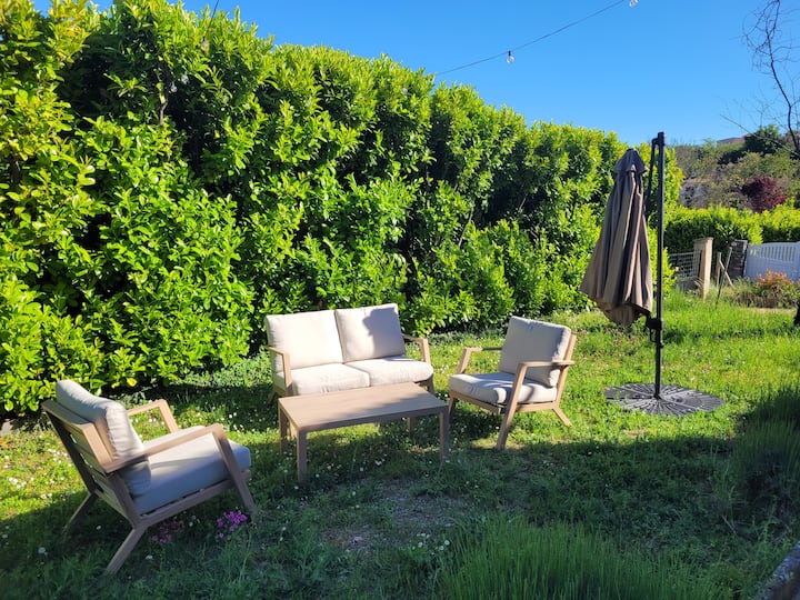 Grande Chambre Indépendante Avec Accès Au Jardin - Forcalquier