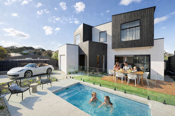 Luxe Coastal Resort, Pool & Tennis, Sleeps 8 - Rye