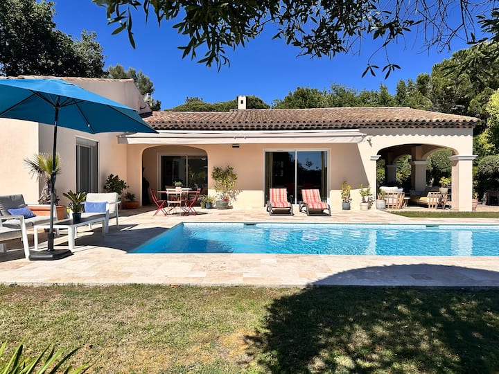 Villa 4 Chambres Doubles, Piscine, Pétanque. - Valbonne