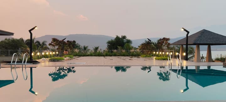 Rr7 Lakefront Retreat - Satara
