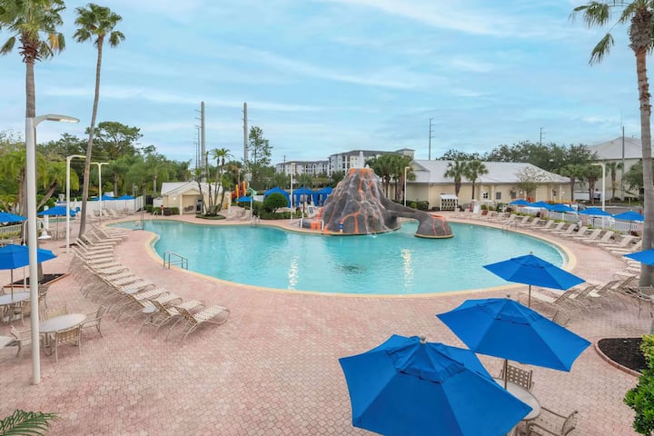 Elegant 2br Suite Near Shopping + Attractions - Orlando, FL
