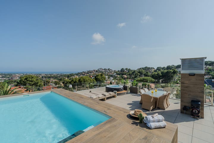Luxury Penthouse - Sea Views, Jacuzzi & Pool - Castelldefels