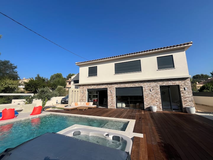 Villa Design Piscine Jacuzzi & Pool House 8 Pers - La Ciotat