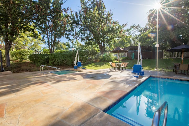 Scenic Getaway| 2 Stylish Units | Free Parking - Yountville, CA