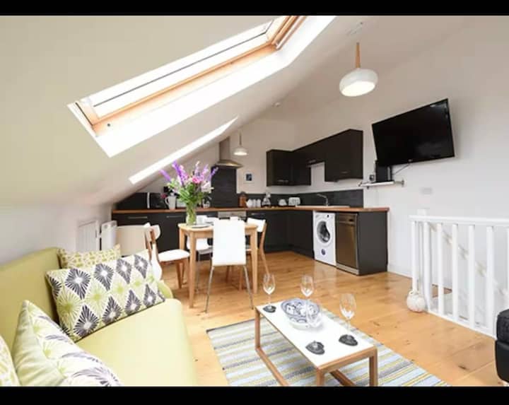 2 Shoreline View: Sea Views & Sunset Terrace | 2br - St Ives