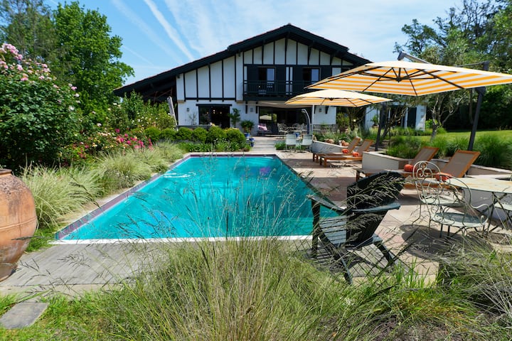 Villa Basque Avec Piscine à Arcangues - Espelette