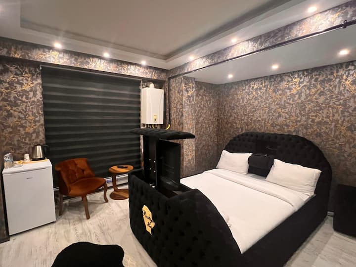 Merkezi Konumlu Vip Tasarımlı Akıllı Yataklı Oda - Eskişehir