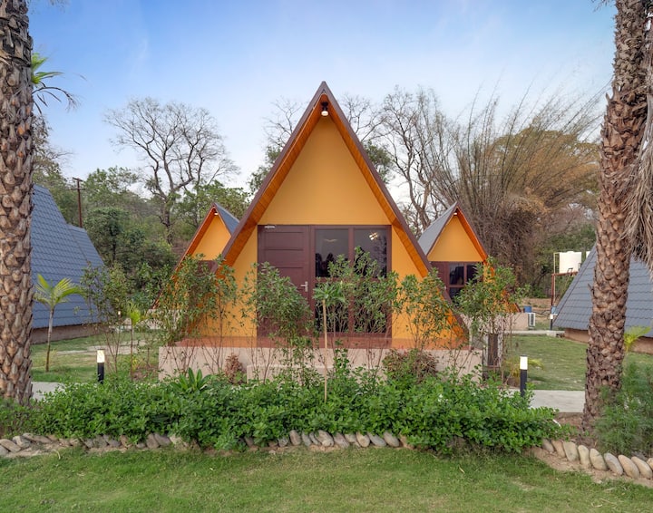 Luxury Wooden Cottage In Jim Corbett Jungle Safari - Jim Corbett National Park