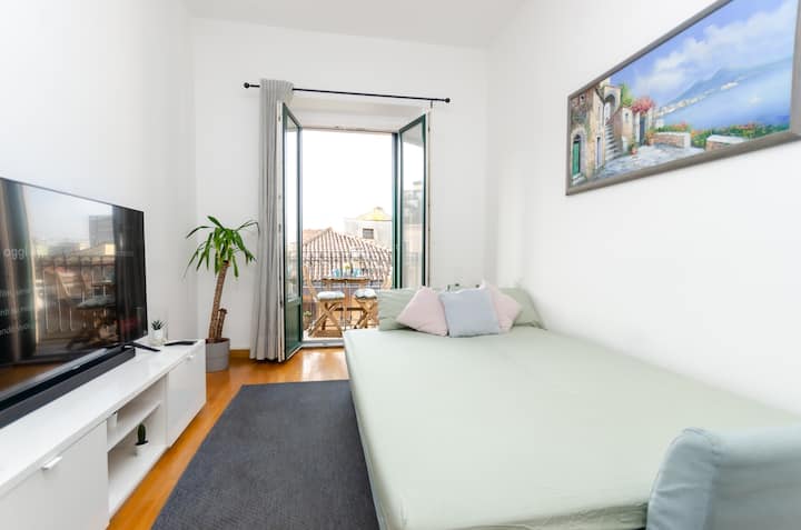 Duomo Family Apartment Balcony, Wifi & Netflix - Milan