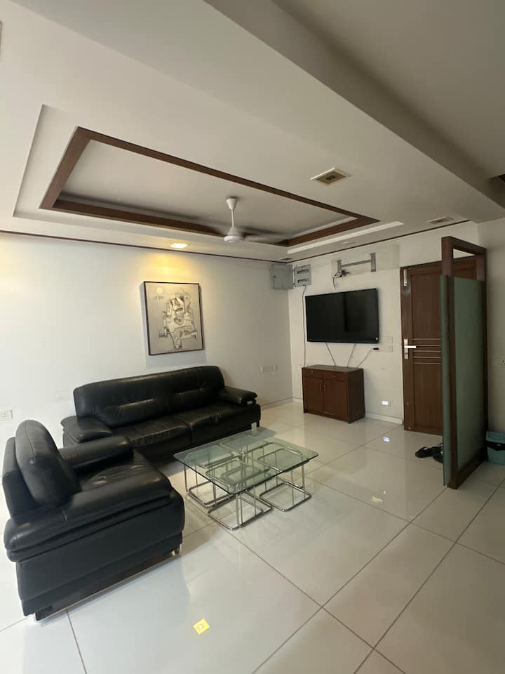 Swapnalok Apartment-heart Of The City. 24x7ola/ubr - Ahmedabad