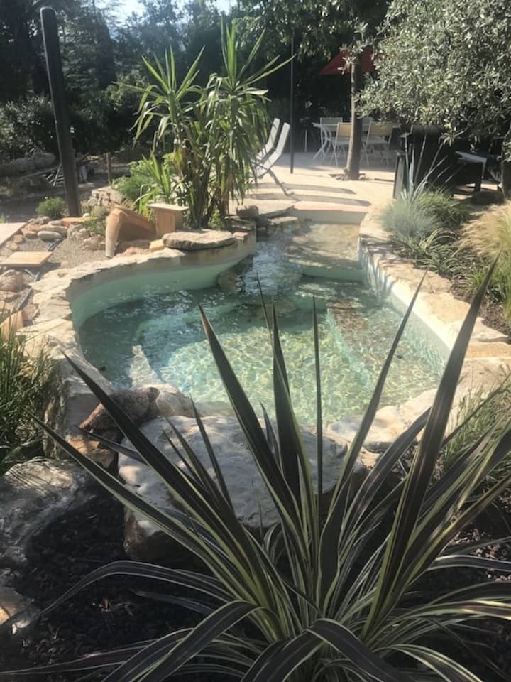 Joli Mazet Et Son Jacuzzi Naturel - Draguignan