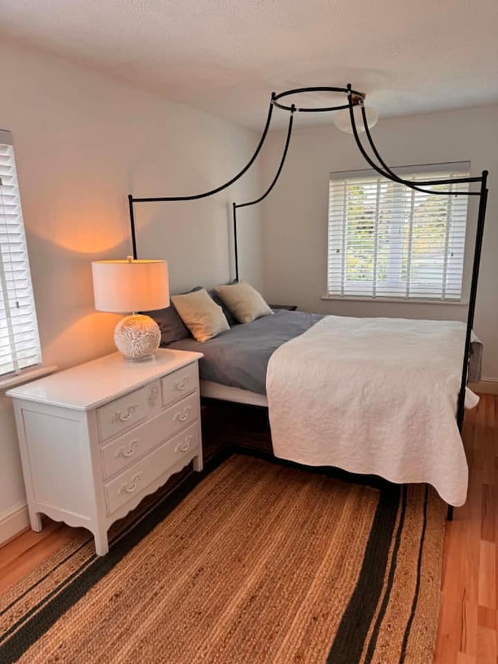 Charming Central Ely Annex Private Entry & Parking - Ely