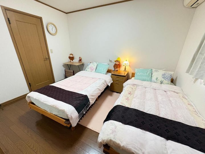 シェアハウス内の洋室Aと洋室bと和室で、最大6名様ご利用可能です。各部屋は鍵付きです。 - Machida