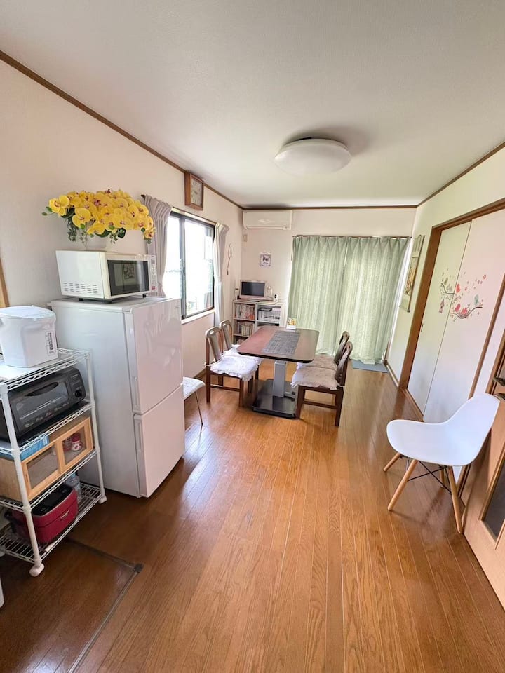 まるごと貸し切り可能の民泊です。洋室Aと洋室bと和室で、大人は6名様ご利用可能。 - Hachioji