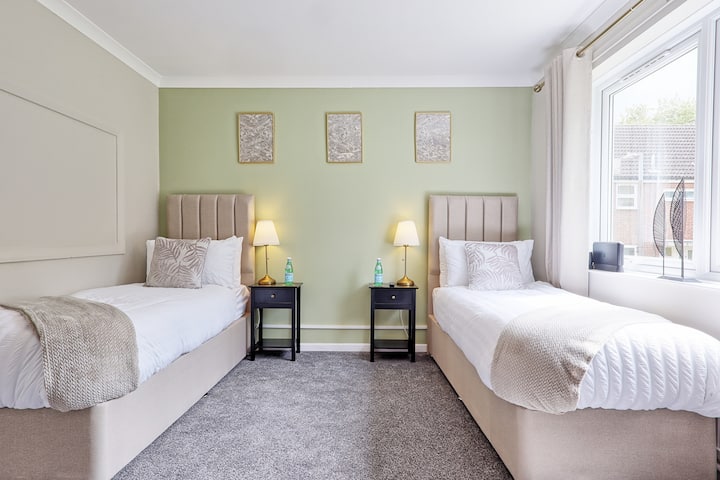 5-bed Home | Families & Contractors | Long Stays - Colchester