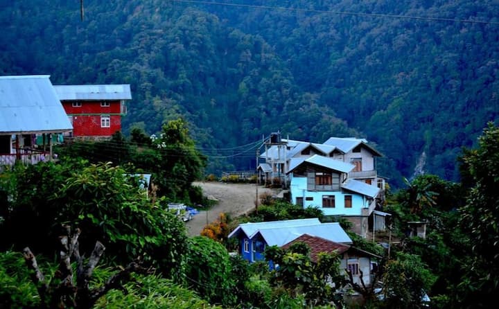 Rishyap Homestay With Mountain Views - Lava