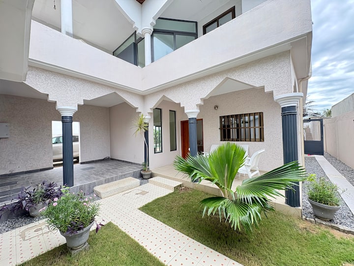 Villa Avec Piscine Terrasse & Confort Optimal - Togo