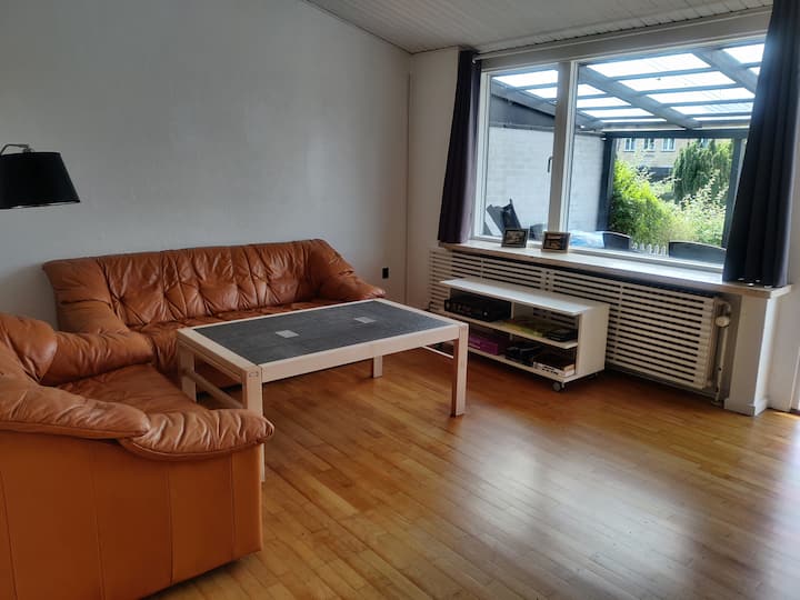 Unikt Rækkehus I Rolige Omgivelser M/kontor - Odense