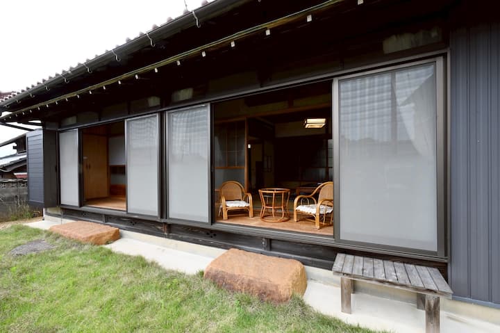 犬山駅へ一駅/平屋一棟貸/車P5台バイクp屋内/仕事部屋/高速wifi/アジアパラ陸上/明治村犬山城 - 犬山市