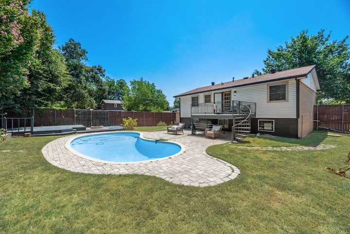 I129 - 3bd Pool Retreat | Fire Pit & Backyard | I - Grand Prairie, TX