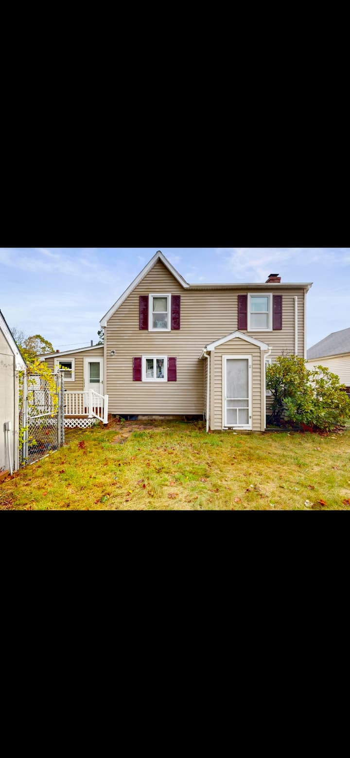 The Church Street Cottage - Saco, ME