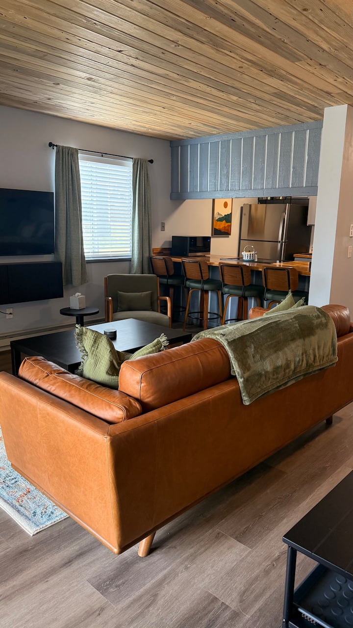 Cozy Fraser Retreat | King Bed | Near Winter Park - Fraser, CO