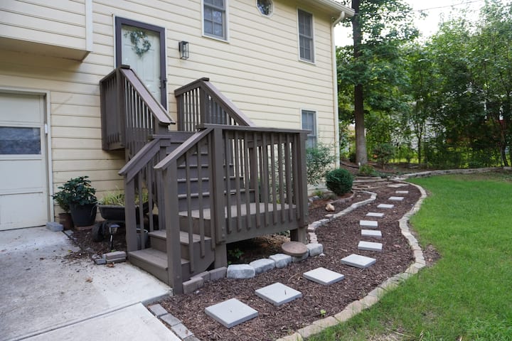 Spacious & Cozy Modern Getaway - Marietta, GA