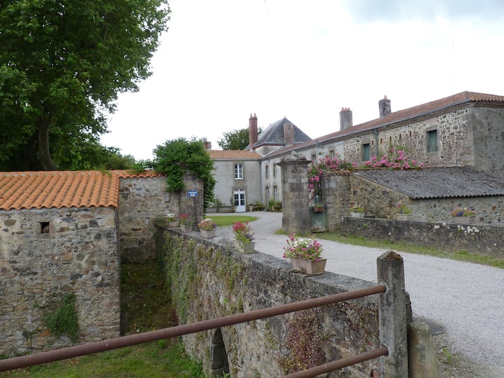 Gîte Le Manoir Aux Douves 4 Pers 20min Puy Du Fou - Les Herbiers