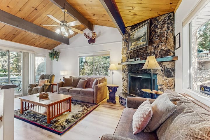 Lovely 2br Mountainview | Fireplace | Balcony |Bbq - San Bernardino, CA