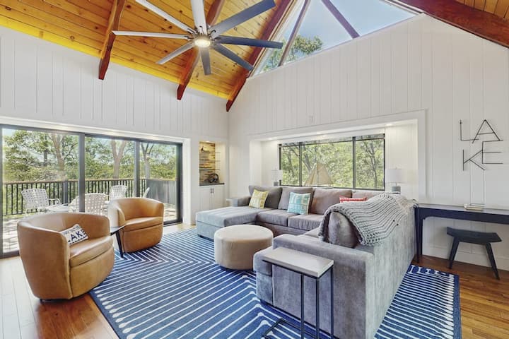 The Kingsview Lakehouse - 4bd Lakeview Home - Lake Arrowhead, CA