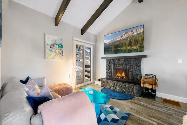Lovely 2br | Fireplace | Deck | W/d - San Bernardino, CA