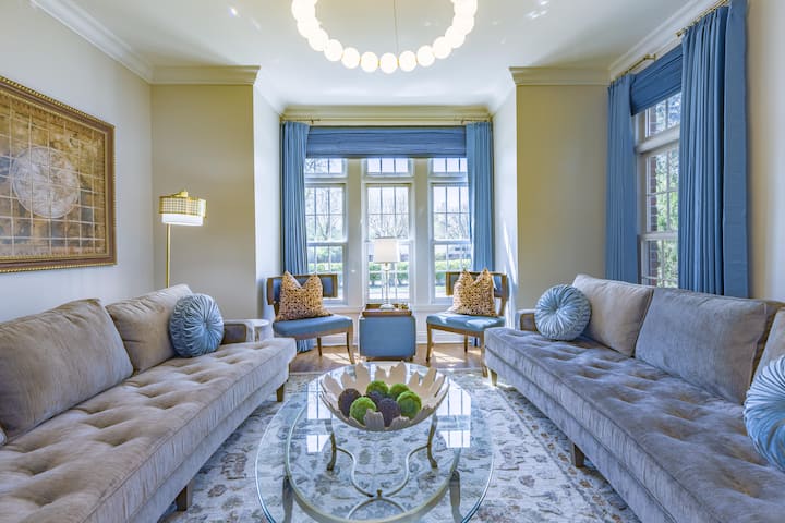 Luxury Stay At The Townhouse Of Western Springs - Oak Brook, IL