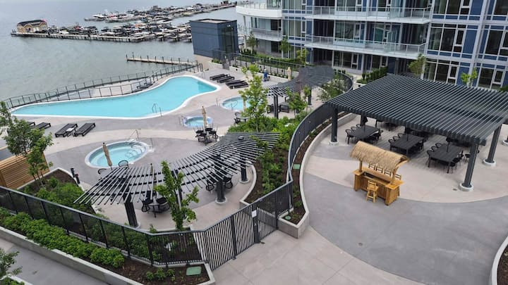 Kelowna Aqua Waterfront Rental - Kelowna
