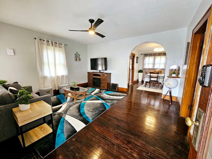Nice & Comfy Home Close To Everything - Fort Wayne, IN