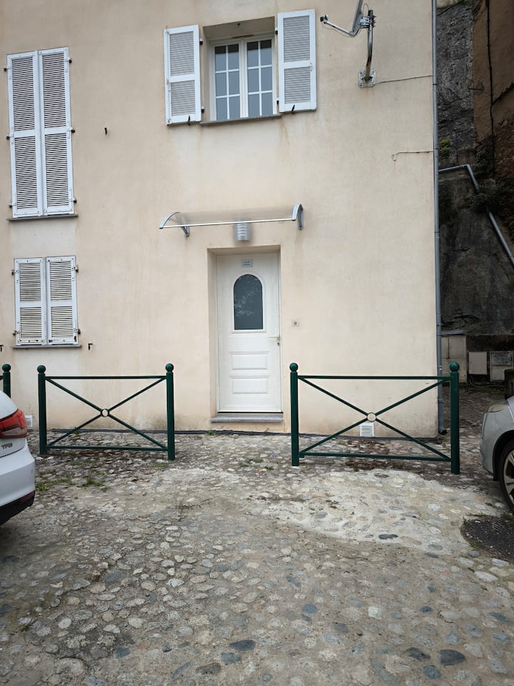 T2 Moderne 45 M² Quartier Historique - Lac de Goria